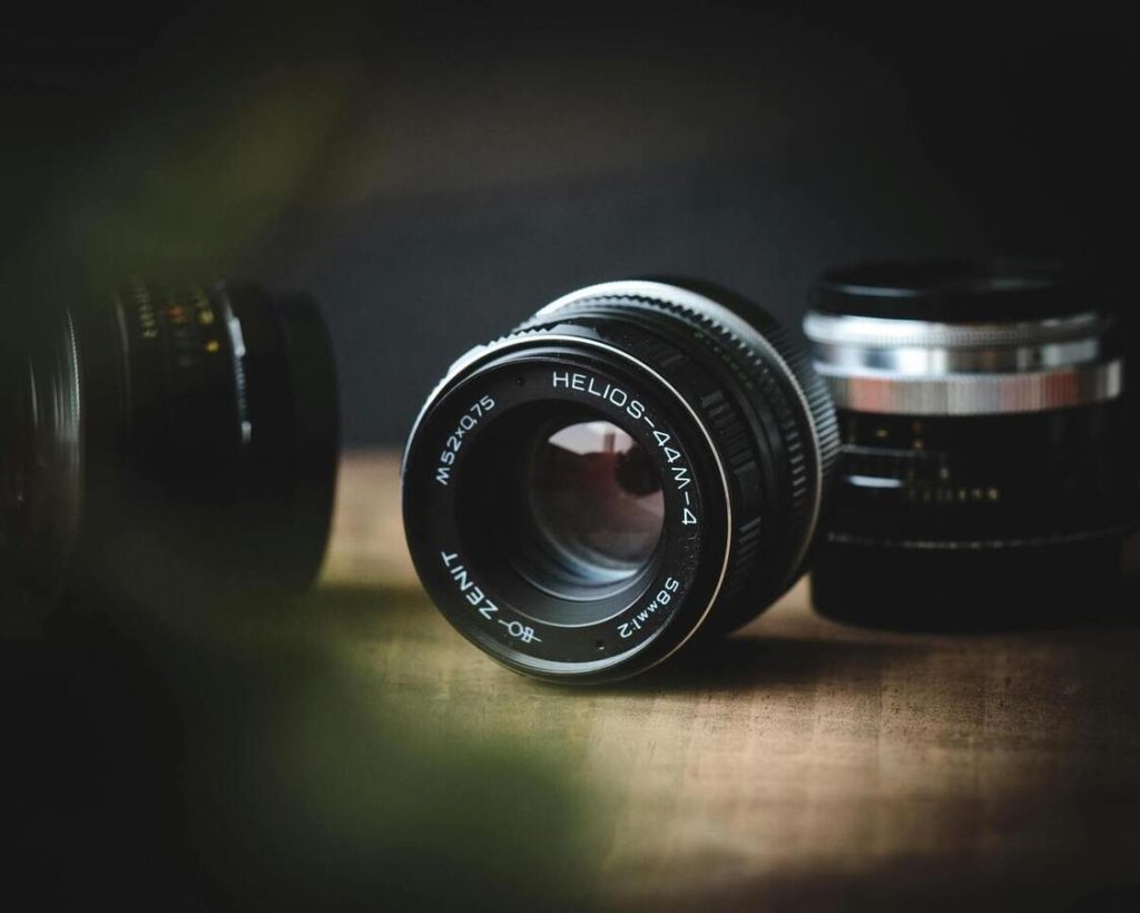 Indoor Photography Settings: Set The Artistic Ambience
